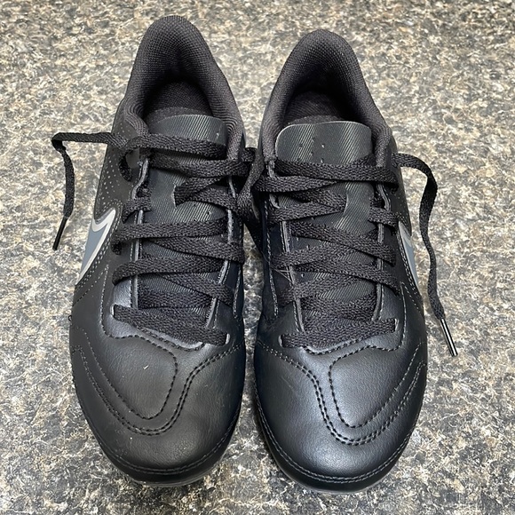 Nike | Shoes | Used Boys Size 2y Nike Black Tiempo Soccer Cleats | Poshmark